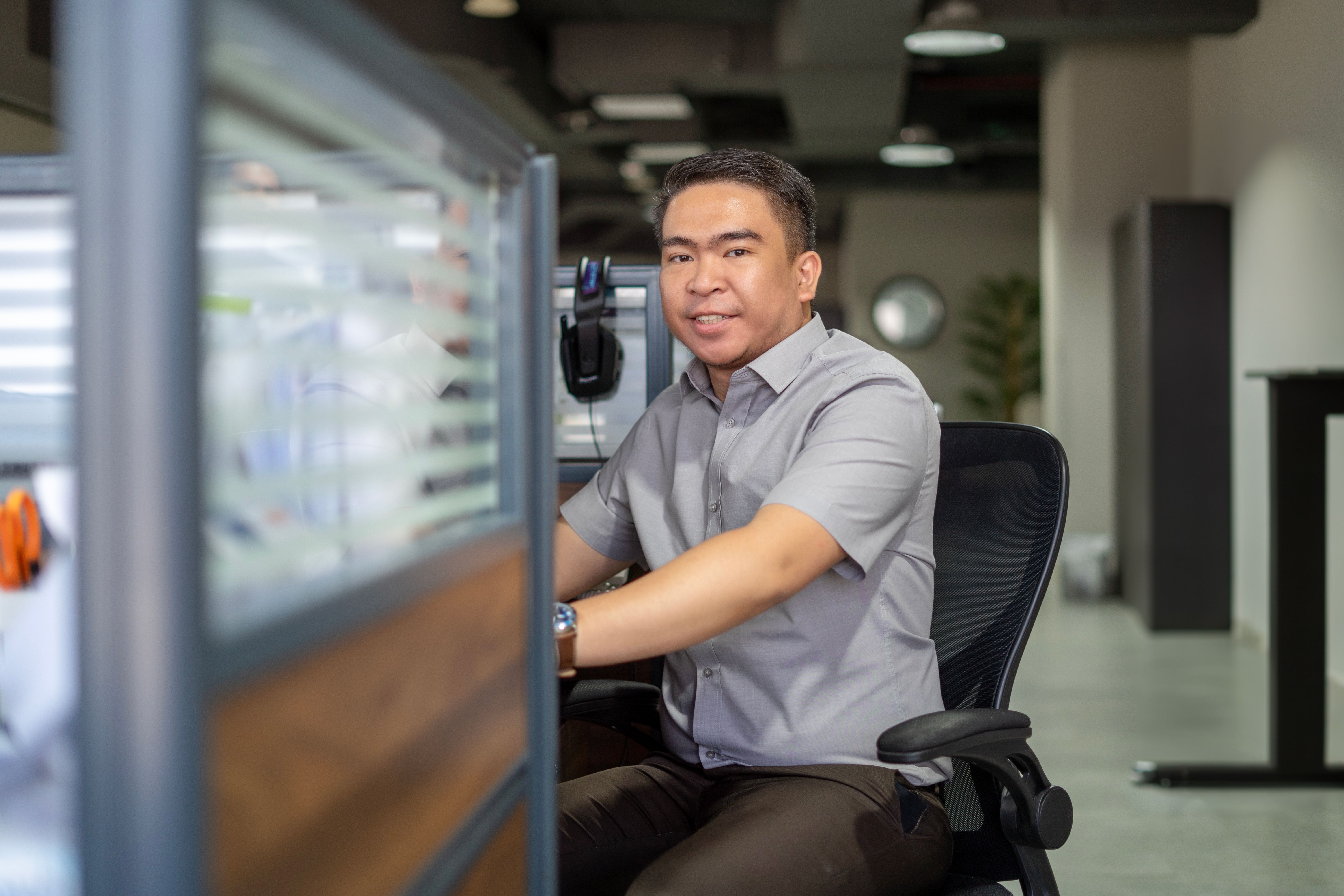 Roeder Kenneth Correa Graphic Designer & Marketing / IT Support ...